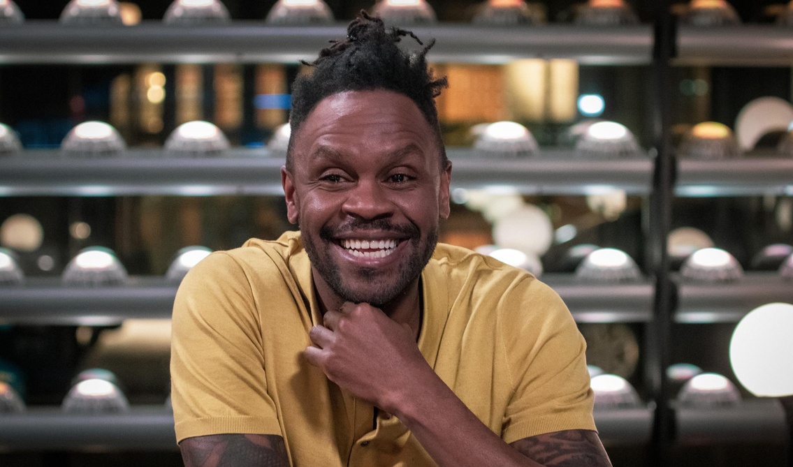 Pierre-Yves Lord quitte Deux hommes en or et Rosalie - Showbizz.net