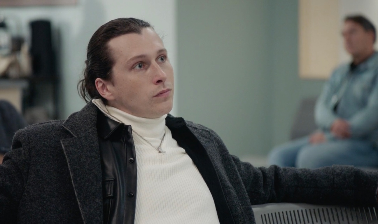 Il faudra être patient avant de comprendre qui est ce personnage dans STAT