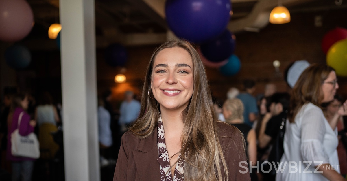 Chloée Deblois - Personnages et oeuvres - Showbizz.net