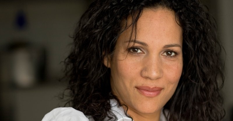 Janique Kearns - Comédienne - Showbizz.net