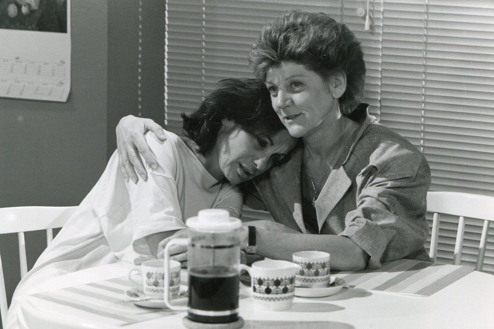 Avec un grand A: Pauline et Renée (1989) - Série (Téléthéâtre ou ...