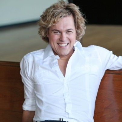 Alex Perron - Comédien, Auteur - Showbizz.net