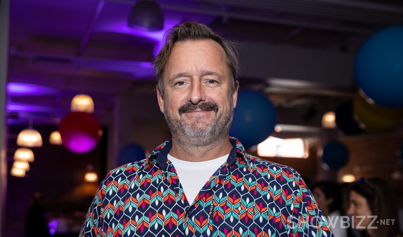 Rémi-Pierre Paquin pose avec sa copine à Osheaga