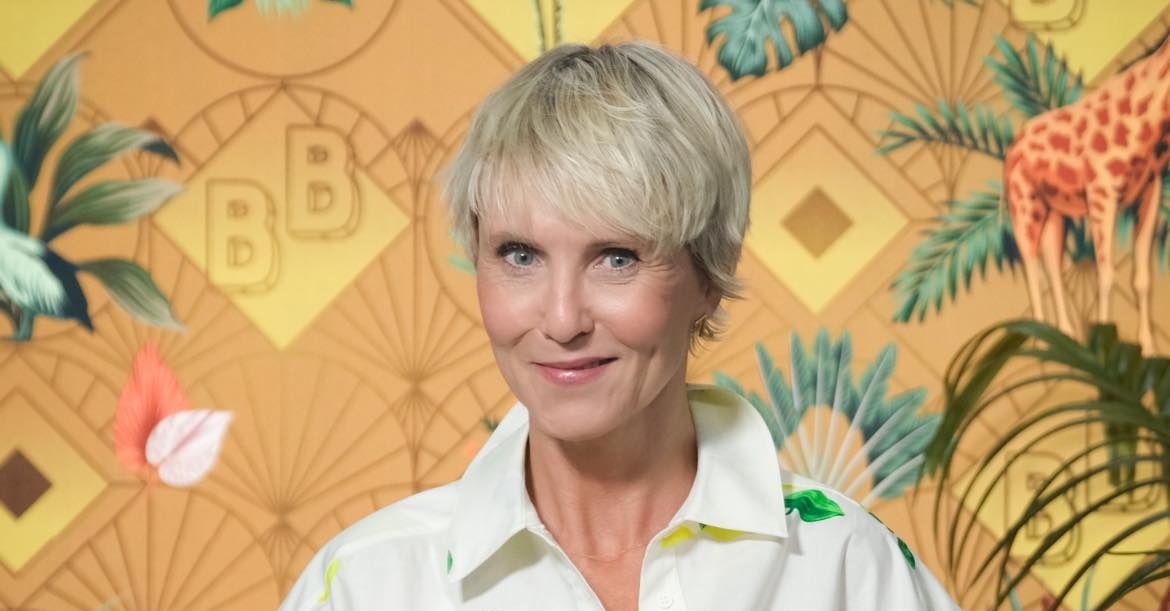 Quelques jours après le décès de sa mère, Pénélope McQuade livre une ...