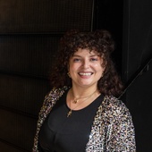 Mara Joly - Comédienne, Productrice exécutive, Scénariste